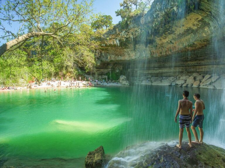 The 6 most beautiful underground natural pools | StayTick Blog